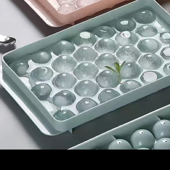 Kitchen | Frozen Ice Or Juice Tray | Poshmark